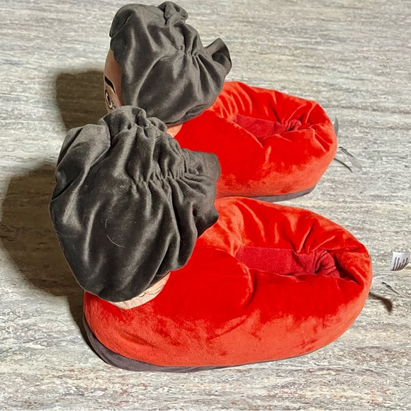 Disney | Shoes | Nwob Disneys Moana Happy Feet Slippers For Big Kids ...
